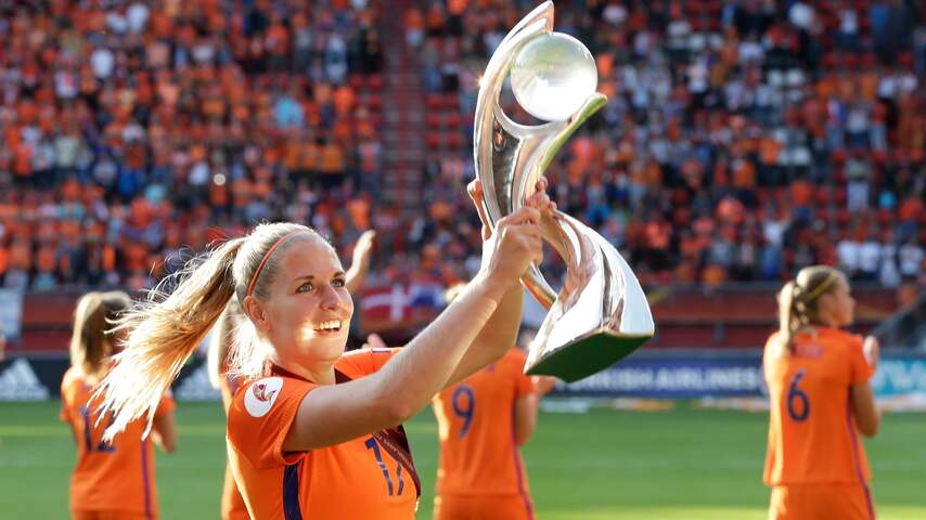 Europees voetbalkampioene Kelly Zeeman (28) beëindigt na dit seizoen ...