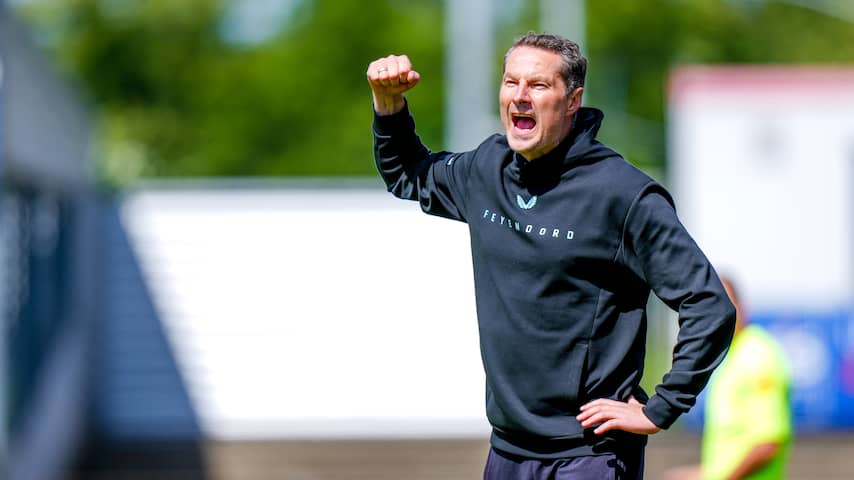 Feyenoord wint ruim bij debuut trainer Priske, PSV hard onderuit tegen ...