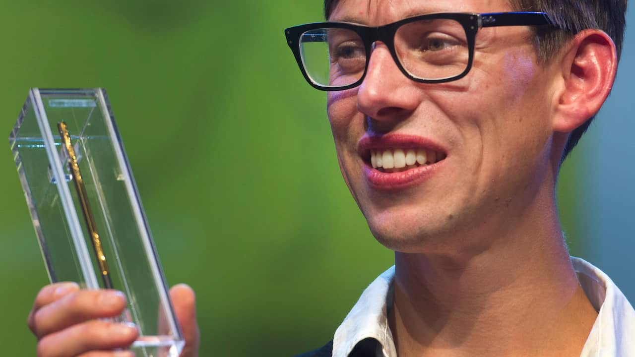 Simon van der Geest wint Gouden Griffel met Spinder | Boek | NU.nl