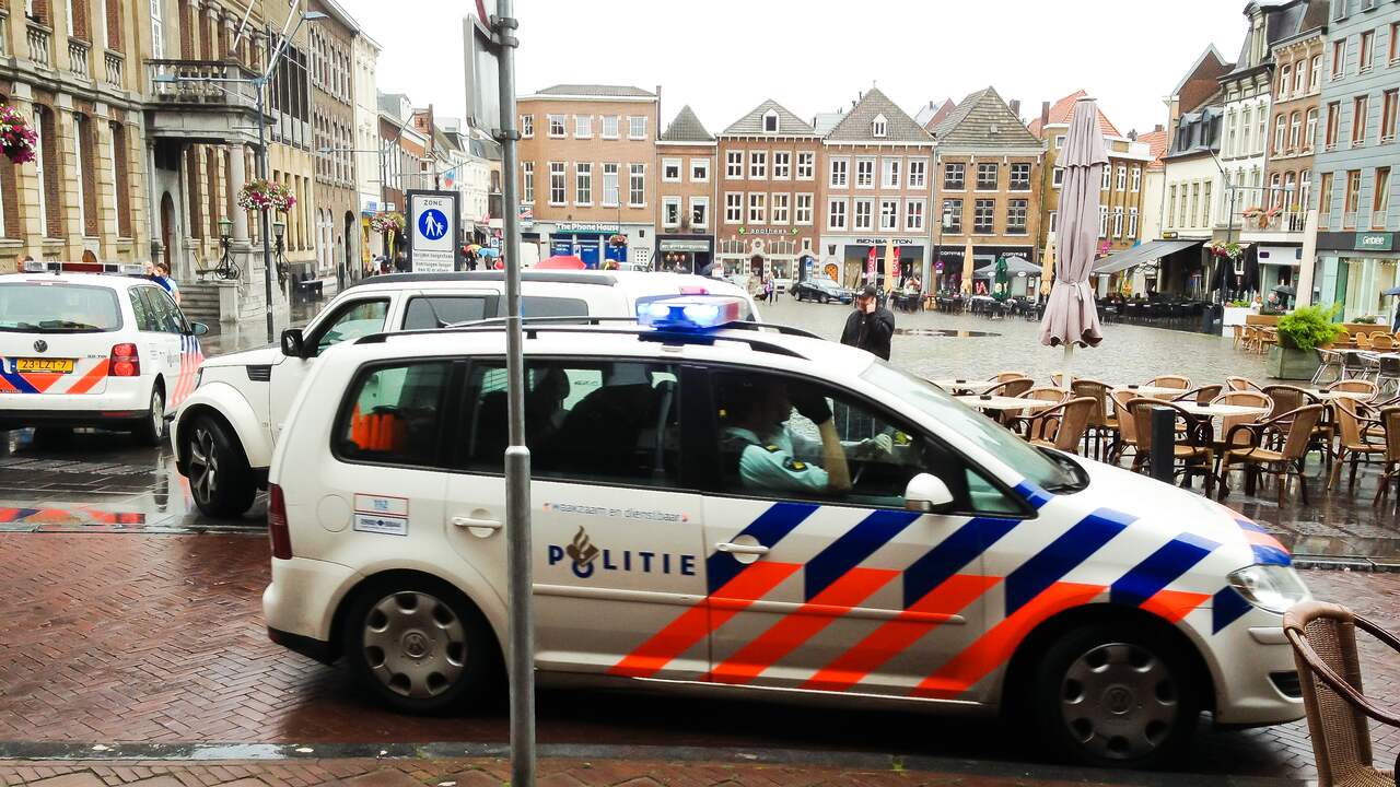Politie schiet man in been bij aanhouding | Binnenland | NU.nl Politie schiet man in been bij aanhouding | Binnenland | NU.nl