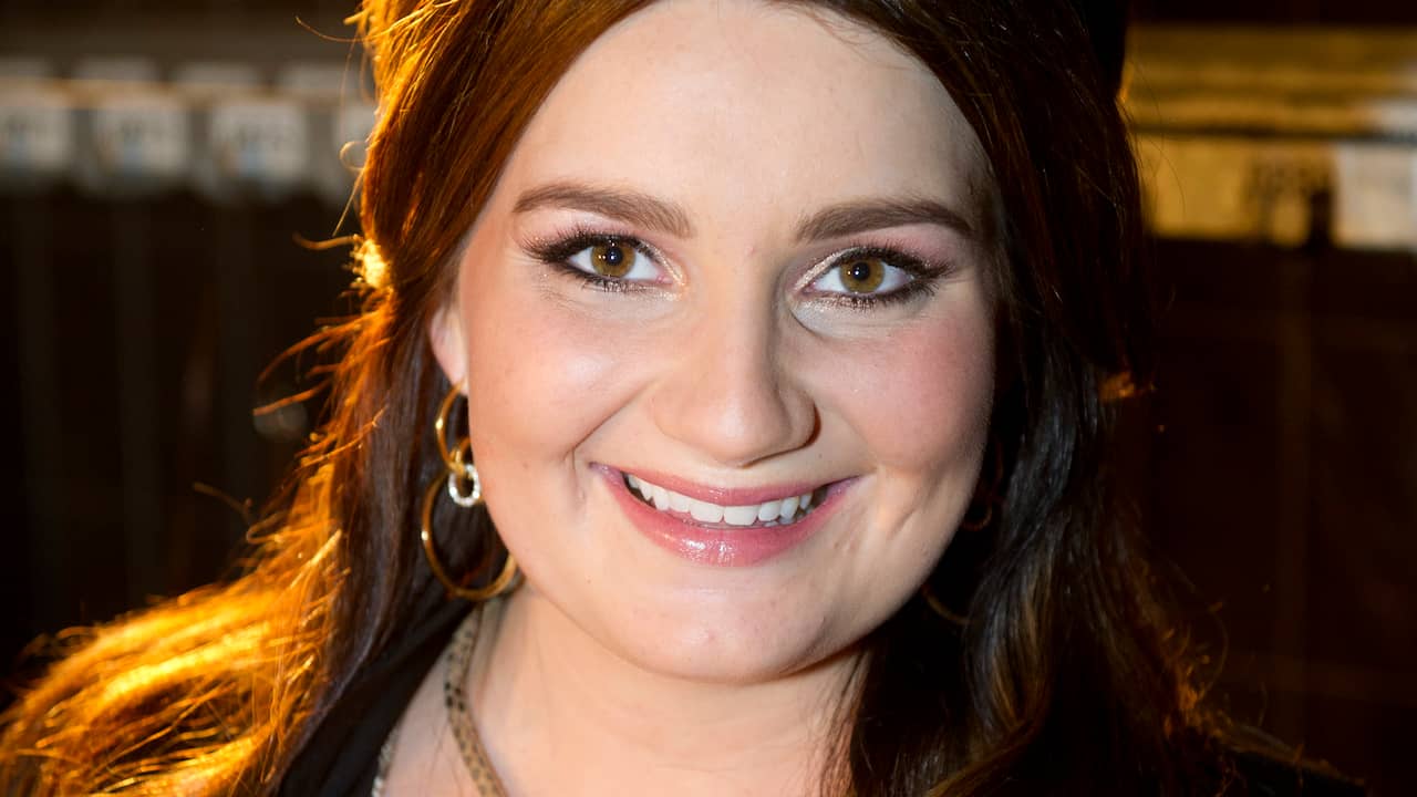 Zangeres Sieneke in verwachting van tweede kind | Achterklap | NU.nl