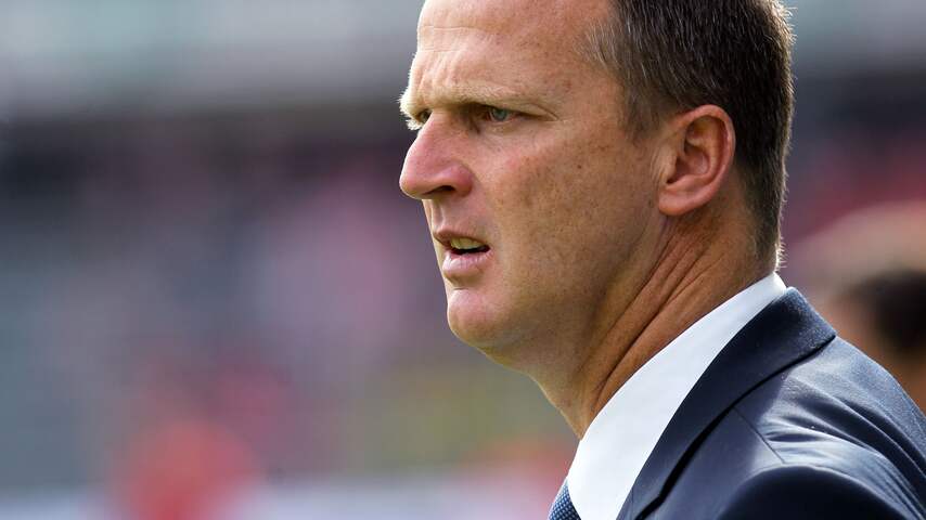 'Van den Brom belangrijkste kandidaat bij AZ' | Sport | NU.nl 'Van den Brom belangrijkste kandidaat bij AZ' | Sport | NU.nl