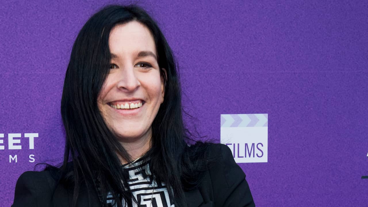 Artiest en presentator Raven van Dorst identificeert zich als non ...