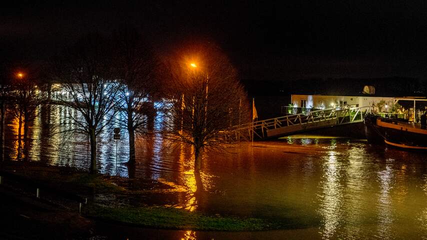 Hoogste punt water Rijn bij Lobith bereikt | Binnenland | NU.nl