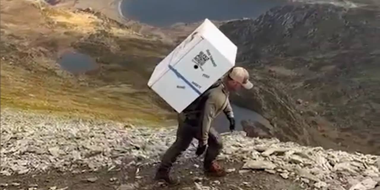 Gemist: Brit beklimt drie bergen met koelkast op zijn rug