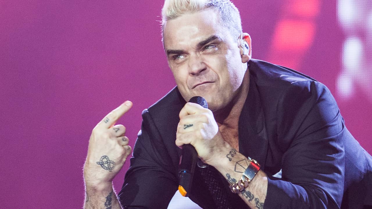 Robbie Williams pakt Pinkpop helemaal in met karaokeshow | Pinkpop | NU.nl