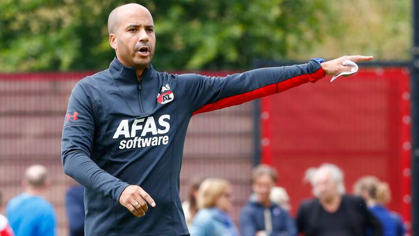Wie is Pascal Jansen, de nieuwe AZ-trainer na plotseling ontslag van ...