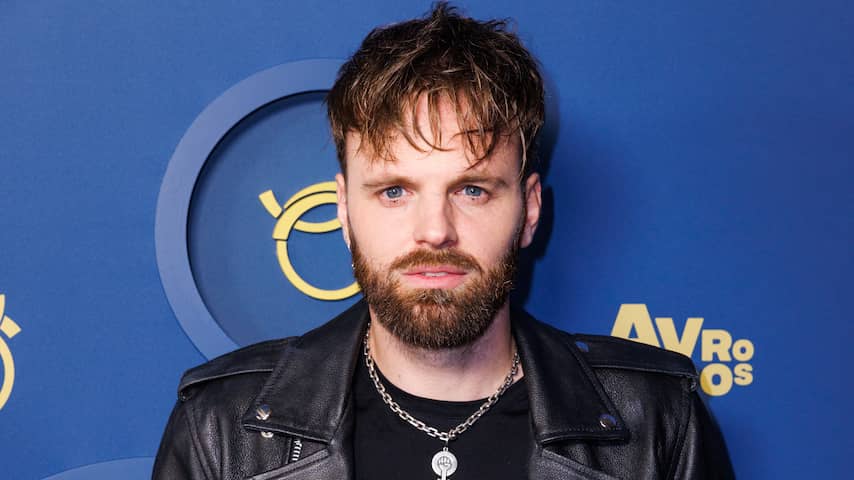 Familie Tim Hofman kon tijdelijk niet thuis wonen vanwege Feyenoord ...