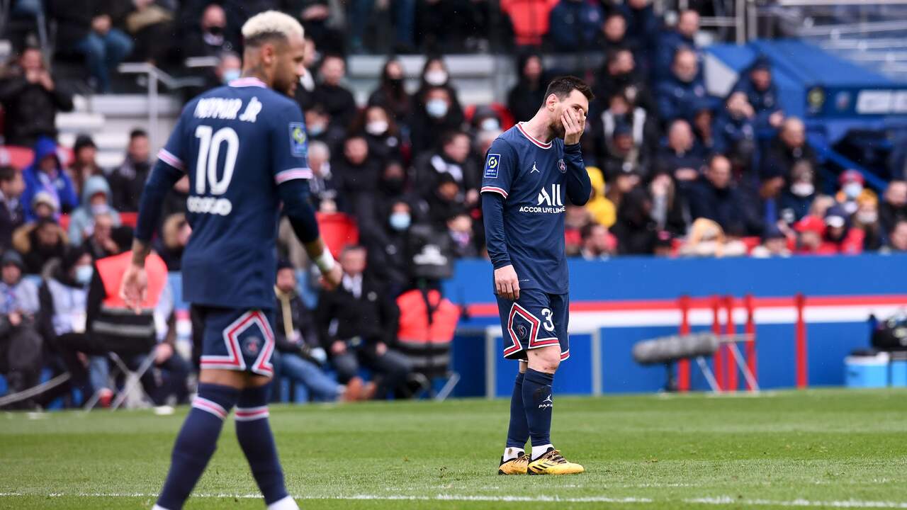 Messi en Neymar uitgejouwd door PSG-fans bij thuiszege, Lyon hard onderuit | Voetbal | NU.nl