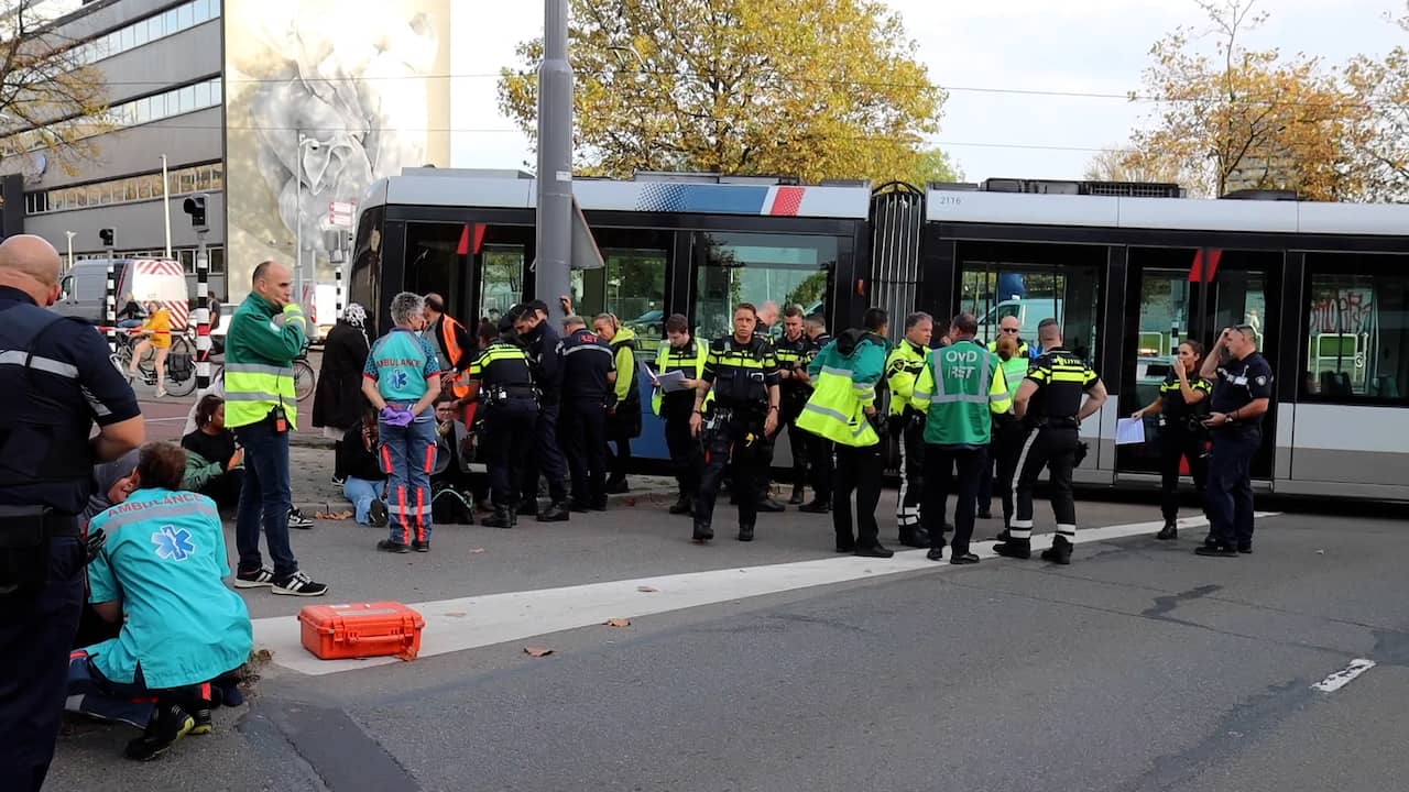 Gewonden bij botsing tussen trams in Rotterdam, vier mensen naar het ziekenhuis | Binnenland | NU.nl
