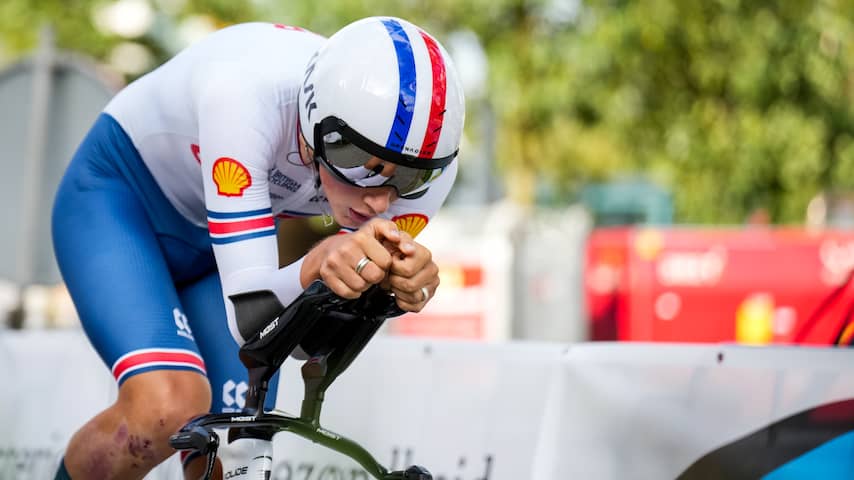 Toptalent Tarling (19) verrast wereldkampioen Evenepoel in Franse ...