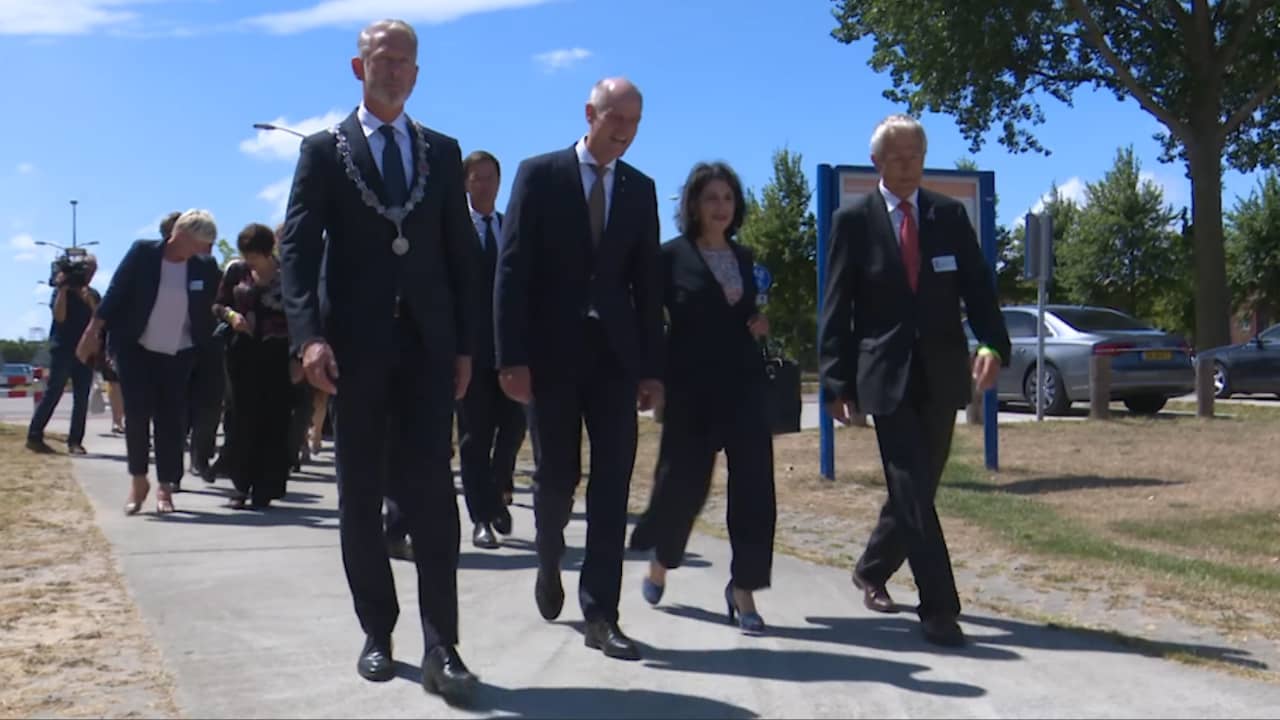 Slachtoffers Mh17 Vliegramp Herdacht Bij Nationaal Monument In