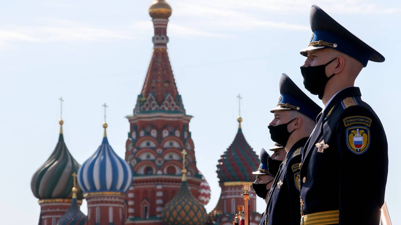 Rusland viert met militaire parades alsnog overwinning op nazi ...