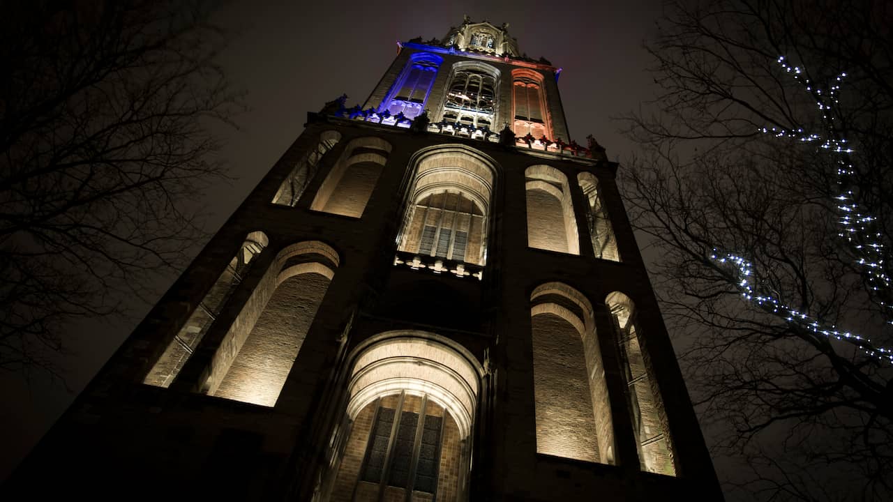 Domtoren in kleuren Franse vlag | Utrecht | NU.nl