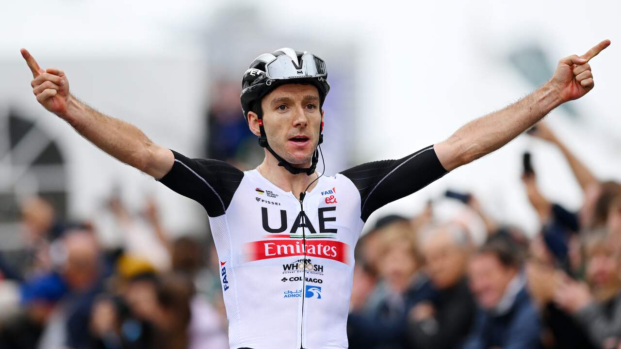 Adam Yates wint GP Montreal na late aanval en volgt ploegmaat Pogacar ...