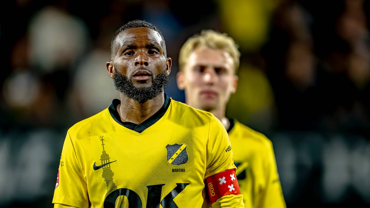 NAC-aanvoerder Martina onderbreekt interview om teammanager te kalmeren ...