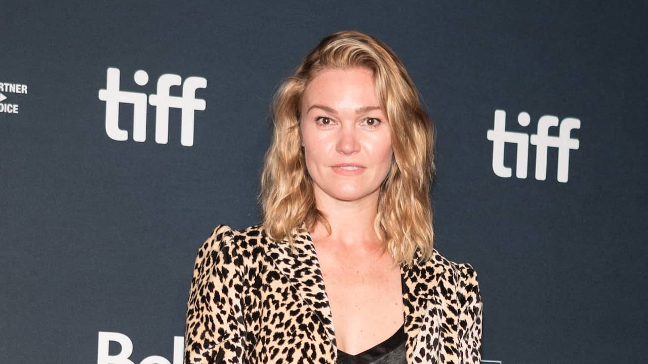 Julia Stiles vijf maanden geleden moeder geworden van derde kind ...