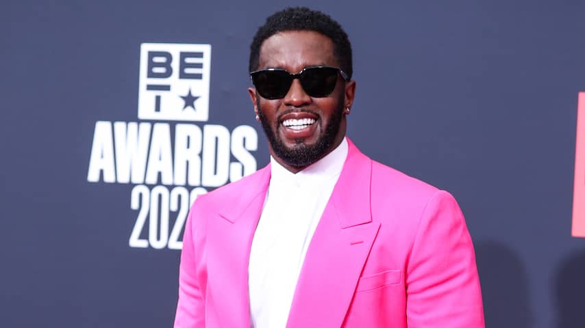 Rapper Diddy viert Pasen met dochter na invallen in zijn huizen ...