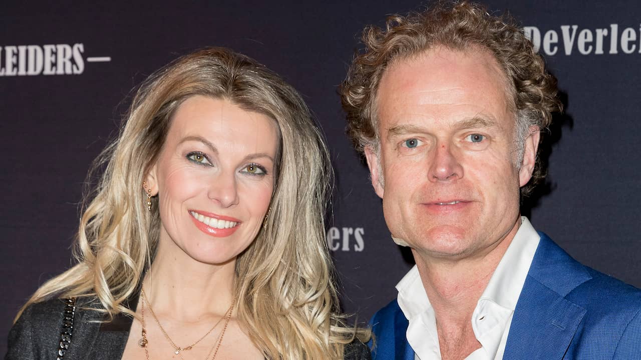 Schrijver Susan Smit noemt relatie met echtgenoot 'volwassen liefde' | Achterklap | NU.nl