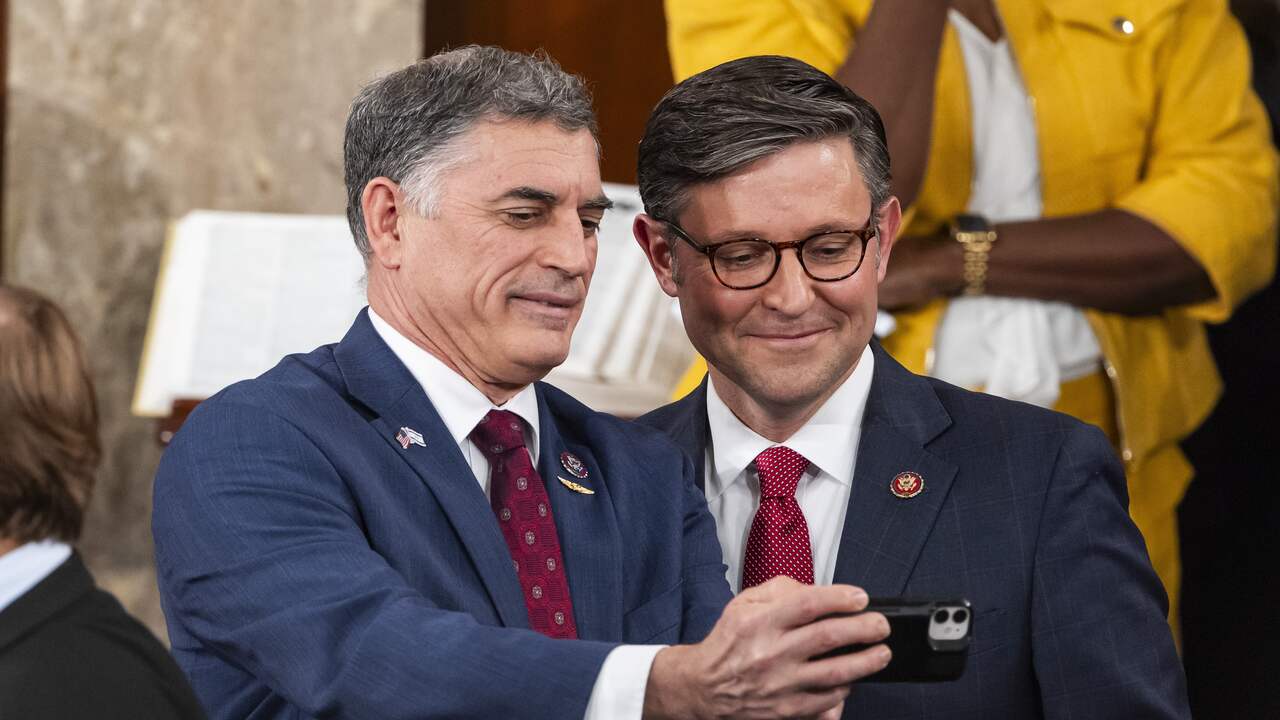 Republikein Mike Johnson verkozen tot voorzitter Huis van ... Republikein Mike Johnson verkozen tot voorzitter Huis van ...