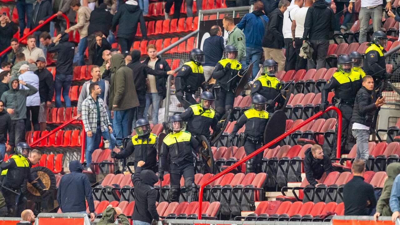 Tientallen Twente-fans krijgen landelijk stadionverbod na rellen tegen Hammarby | Voetbal | NU.nl