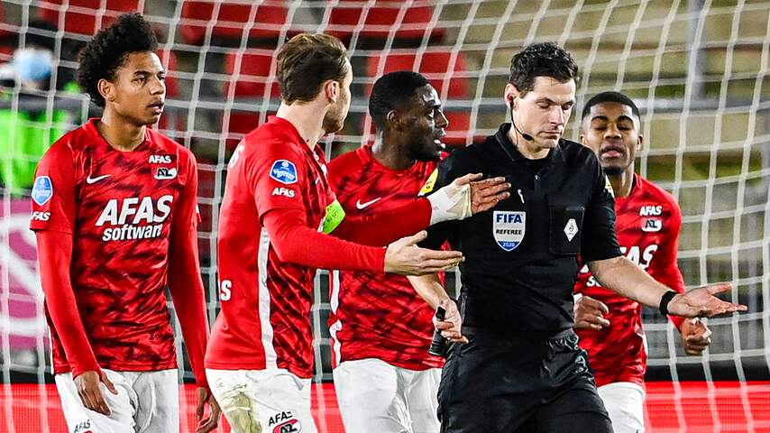 AZ en Ajax verontwaardigd over ontbreken VAR in achtste finales KNVB-beker | Voetbal | NU.nl