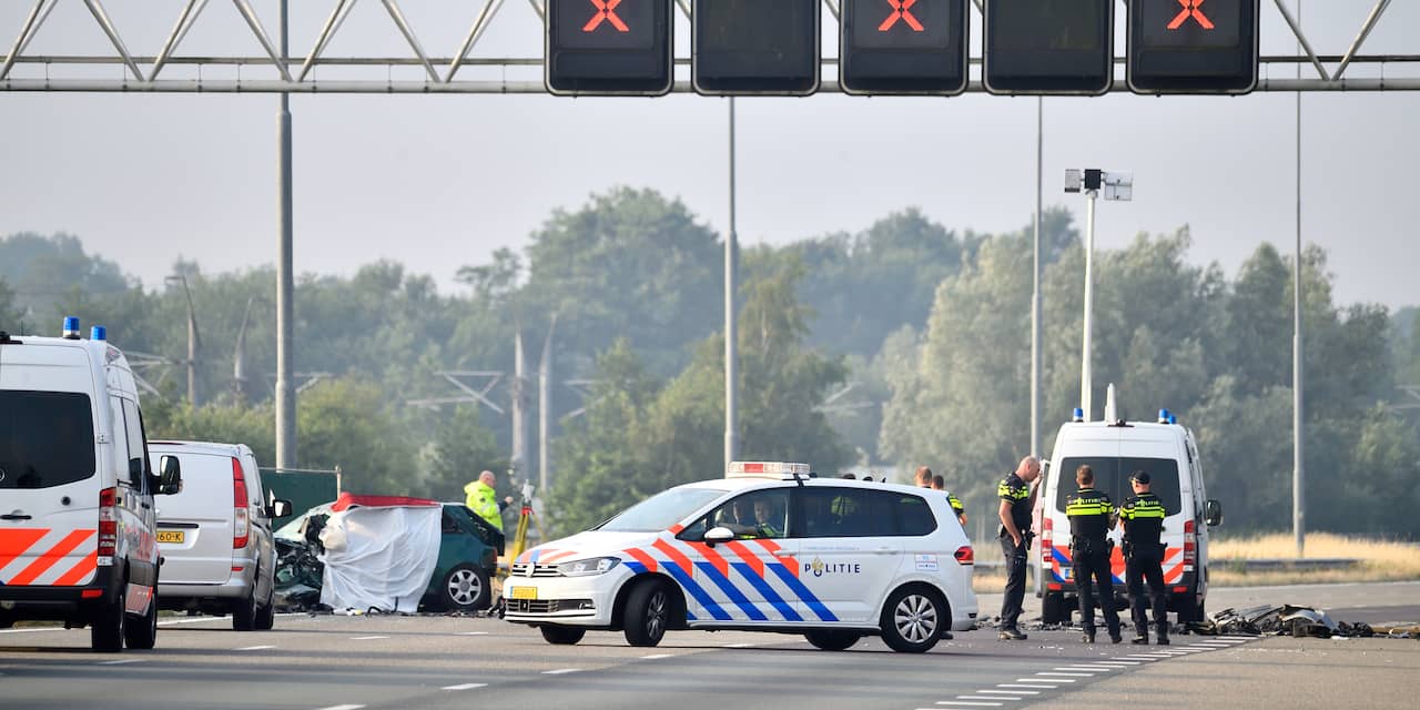 Autobrand en ongeluk op A28: fikse vertragingen en rijstroken gesloten ...