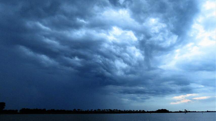 Weerbericht: Warme dag met in de middag onweer, KNMI kondigt code geel af | Binnenland | NU.nl