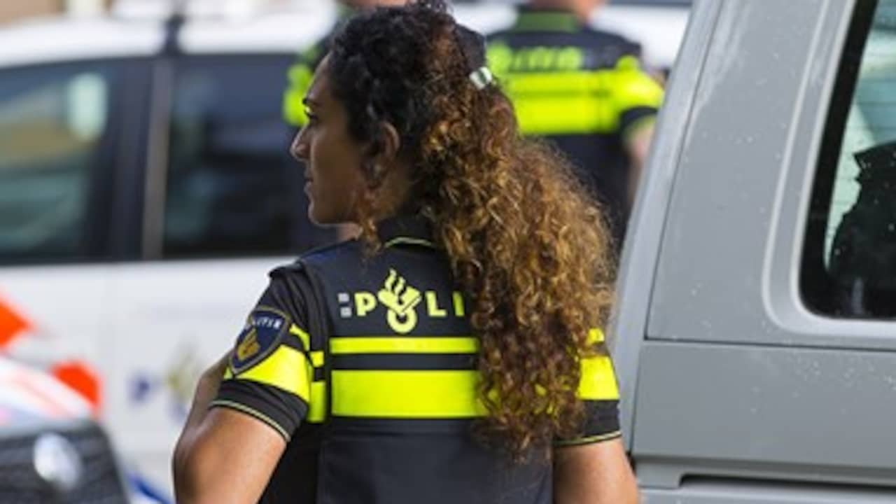 93-jarige vrouw omver geduwd en bestolen van ketting | Tilburg | NU.nl 93-jarige vrouw omver geduwd en bestolen van ketting | Tilburg | NU.nl