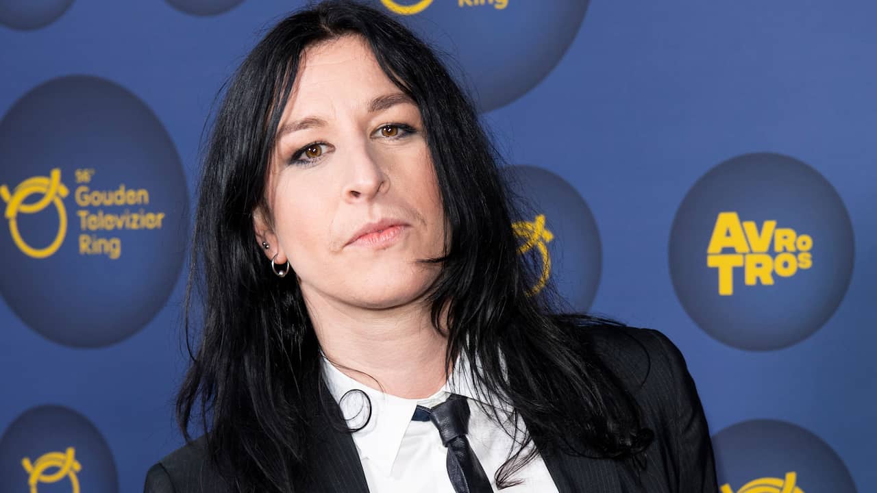 Raven van Dorst nog nooit zo 'close' geweest als met huidige vriendin ...