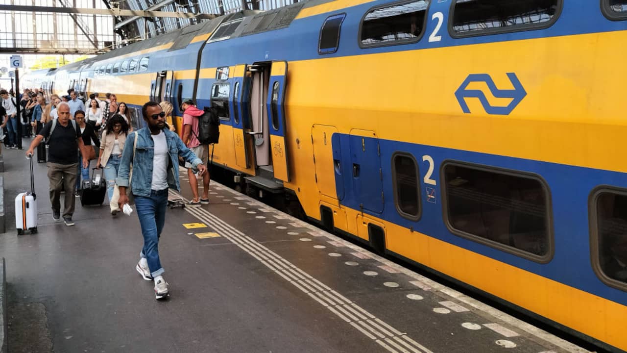 Amsterdam Centraal voor het eerst onbereikbaar per trein door werkzaamheden | Binnenland | NU.nl