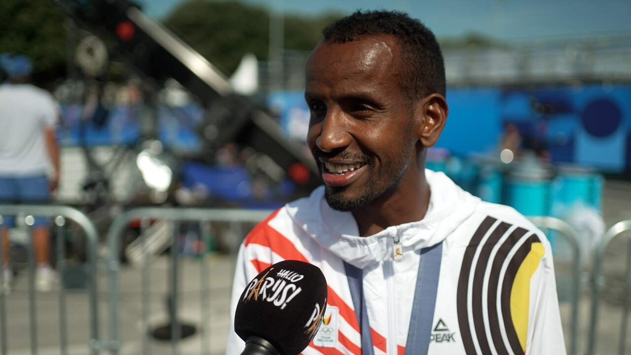 Abdi won zilver, maar was bijna te laat voor marathon: 'Had de bus ...