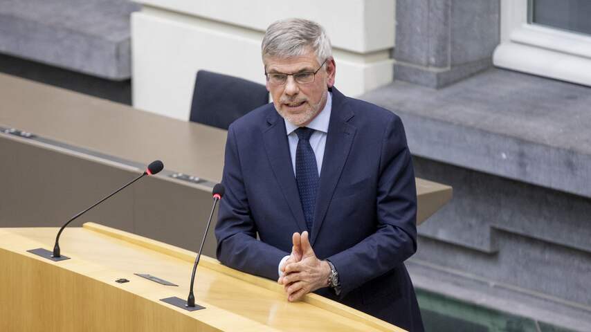 Radicaal-rechtse Vlaamse politicus zou jaren voor Chinese spion hebben ... Radicaal-rechtse Vlaamse politicus zou jaren voor Chinese spion hebben ...