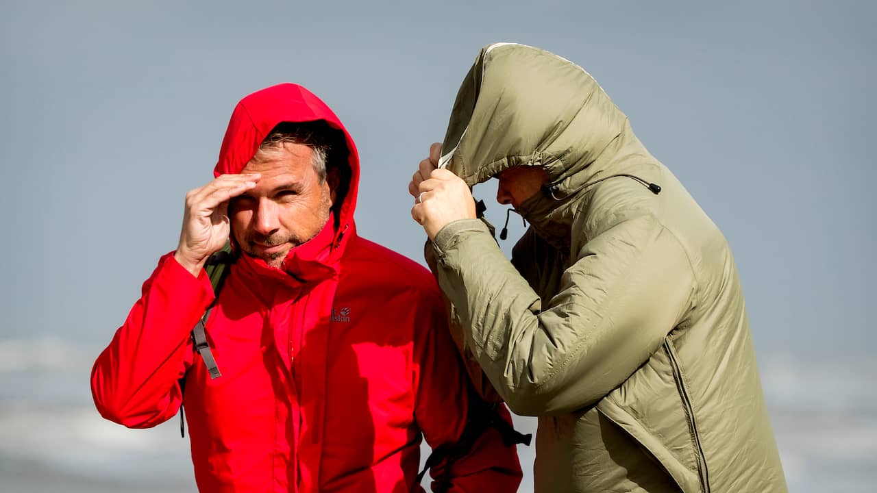 Code geel in kustprovincies vanwege hevige wind en onweer, ook hinder in avond | Weerbericht | NU.nl