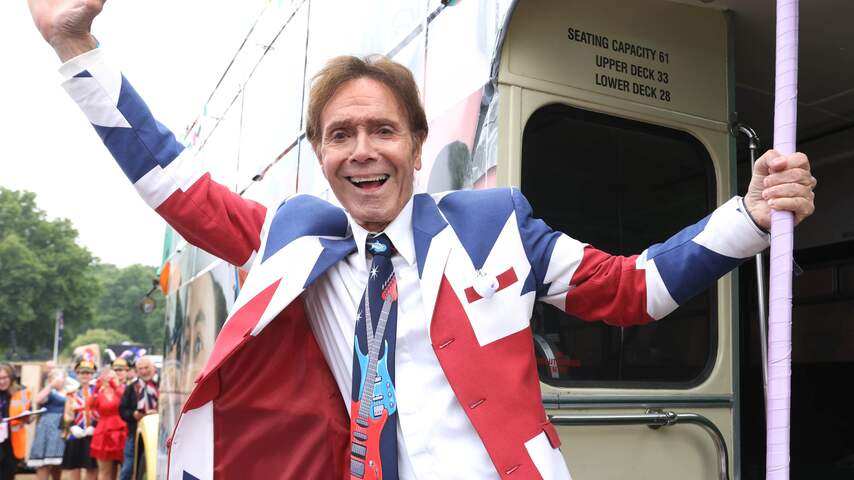 Cliff Richard (81) brengt na bijna twintig jaar een nieuw kerstalbum ... Cliff Richard (81) brengt na bijna twintig jaar een nieuw kerstalbum ...