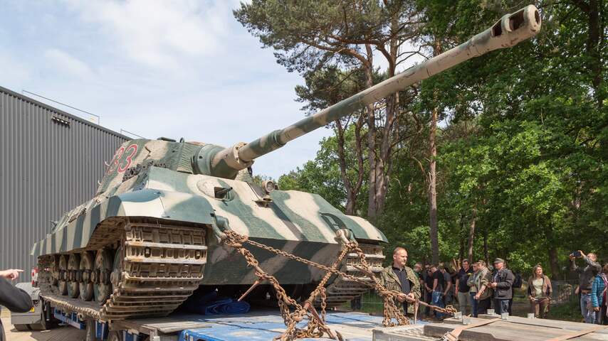 Unieke Duitse tank arriveert in Overloon | Binnenland | NU.nl